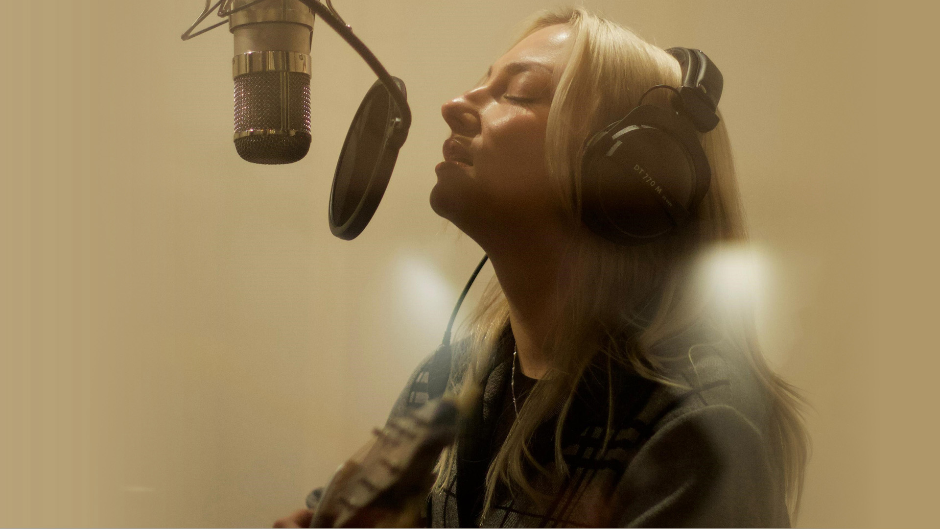 Jade Doe - wo 5 nov - Luxor Live